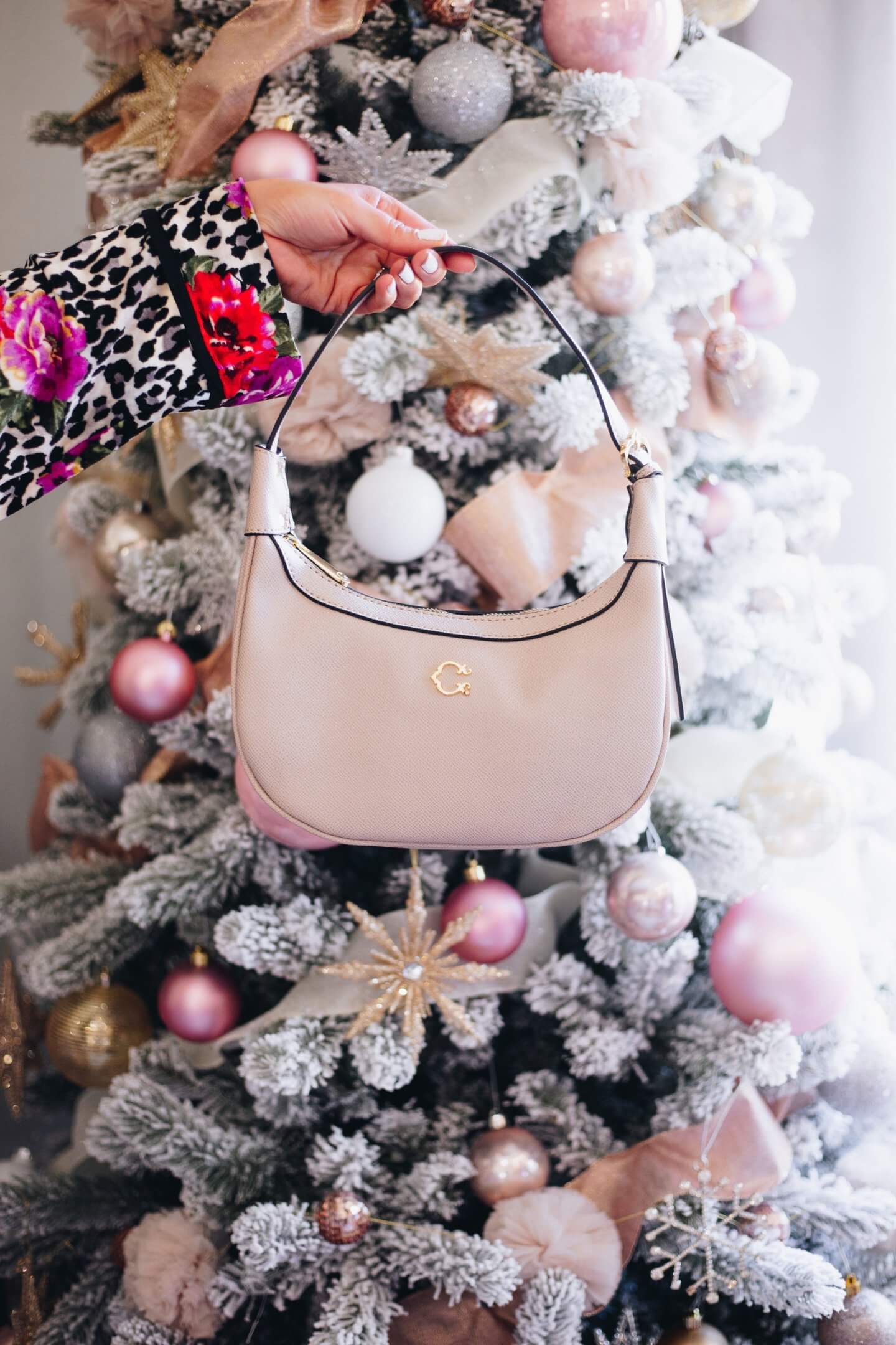 Blush Christmas Tree Reveal + 2021 Gift Guide - The Double Take Girls